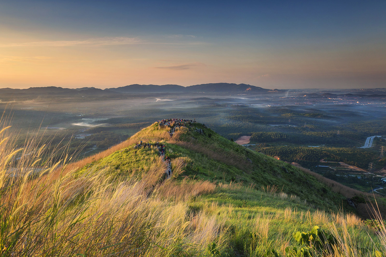 Bukit Broga: Keindahan Dalam Bandar - Raja Cuti