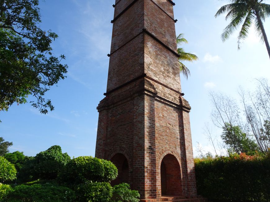 Menara Chimney Sejarah Tersembunyi di Labuan - Raja Cuti