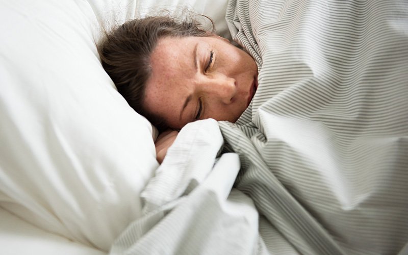 Tak payah pergi bercuti hari ni..sebab today is Hari Tidur Sedunia guys ...
